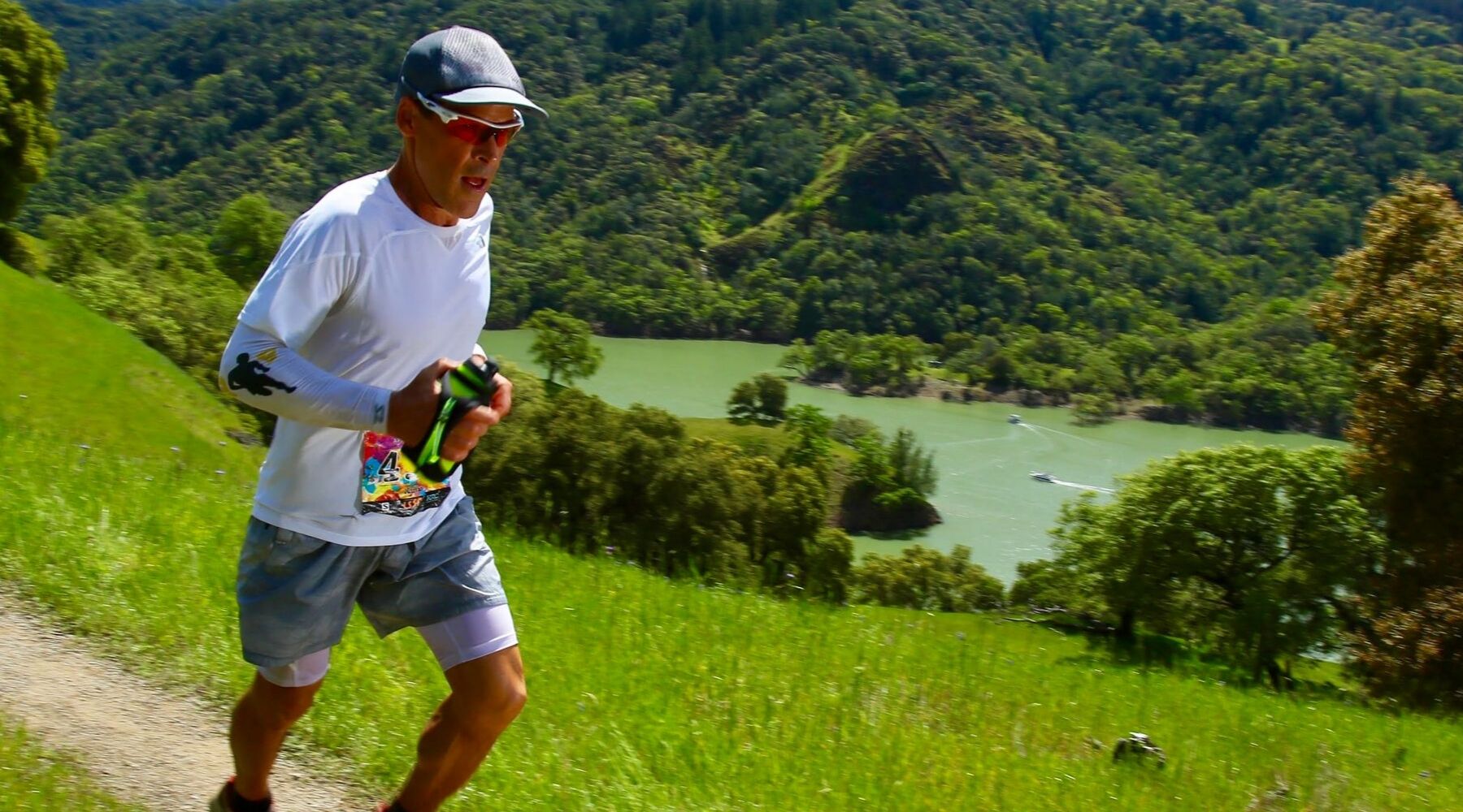Six Travel Hacks for the Runner from Dean Karnazes - Zensah